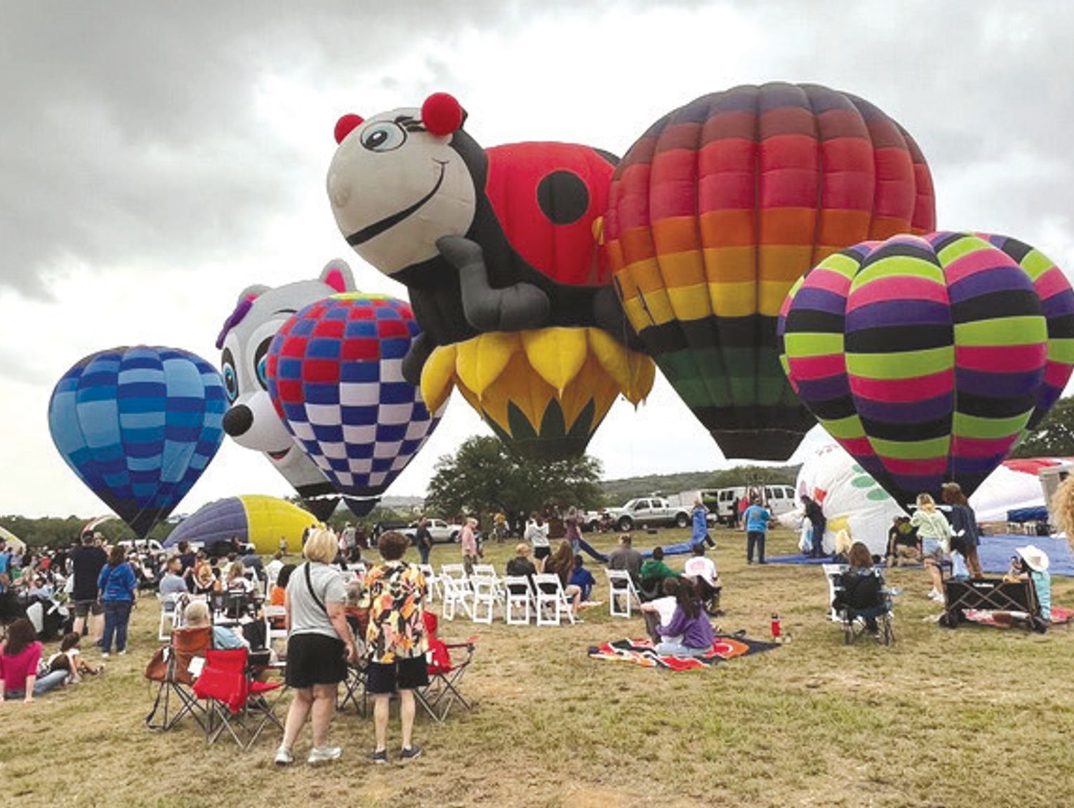 Balloons Over Horseshoe Bay delights Easter weekend