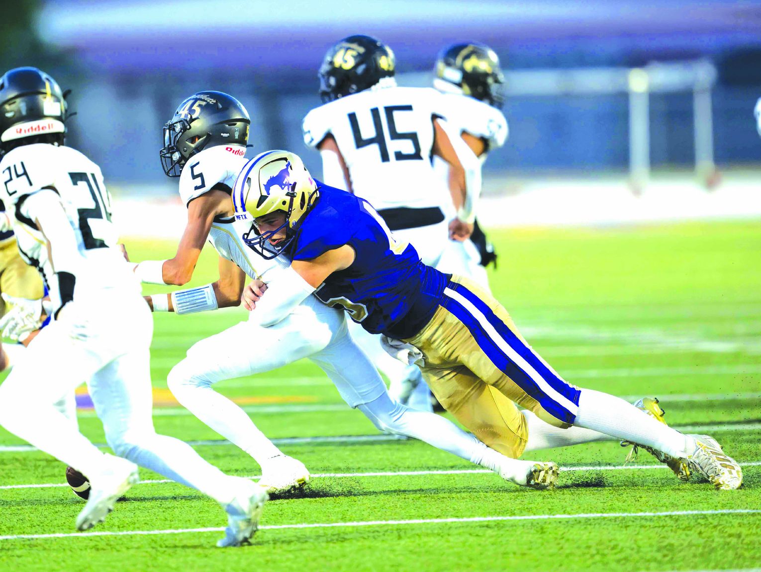 Mustang football team contemplates changes in scheme